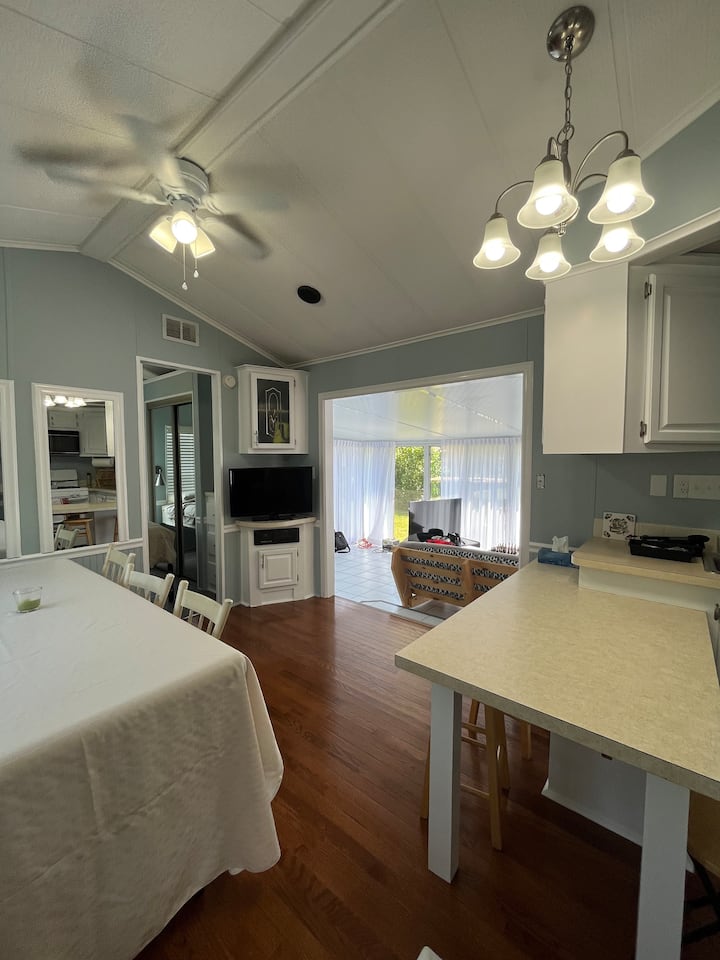 Extended Cottage With Golf Cart - Port Colborne
