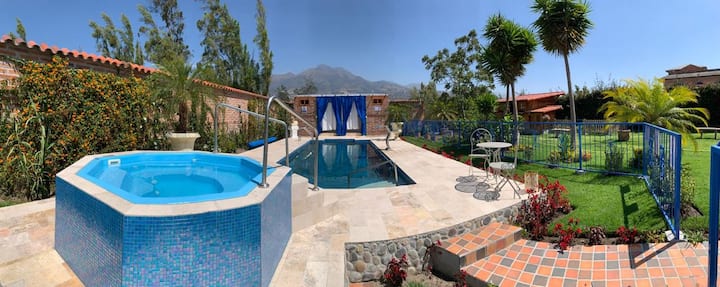 Casa Colibríes: Villa Boutique & Piscina - Cotacachi