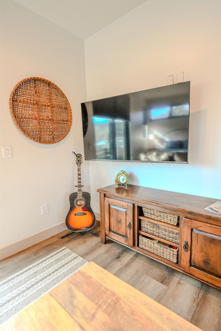 Stunning Modern Studio In The Heart Of Golden - Golden, CO
