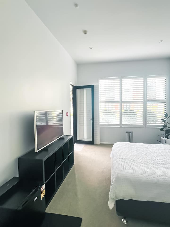 Private & Modern Studio Space Hobsonville Point - Auckland