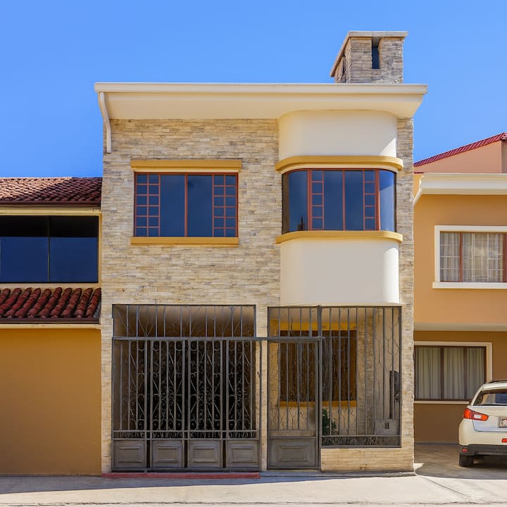 Casa Para Grupos Grandes. Cerca Centro Histórico - Cuenca