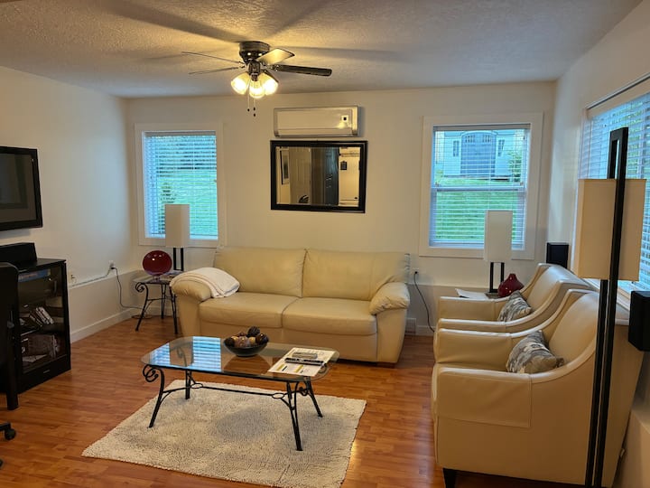 Memory Lane Guest Suite - Sooke