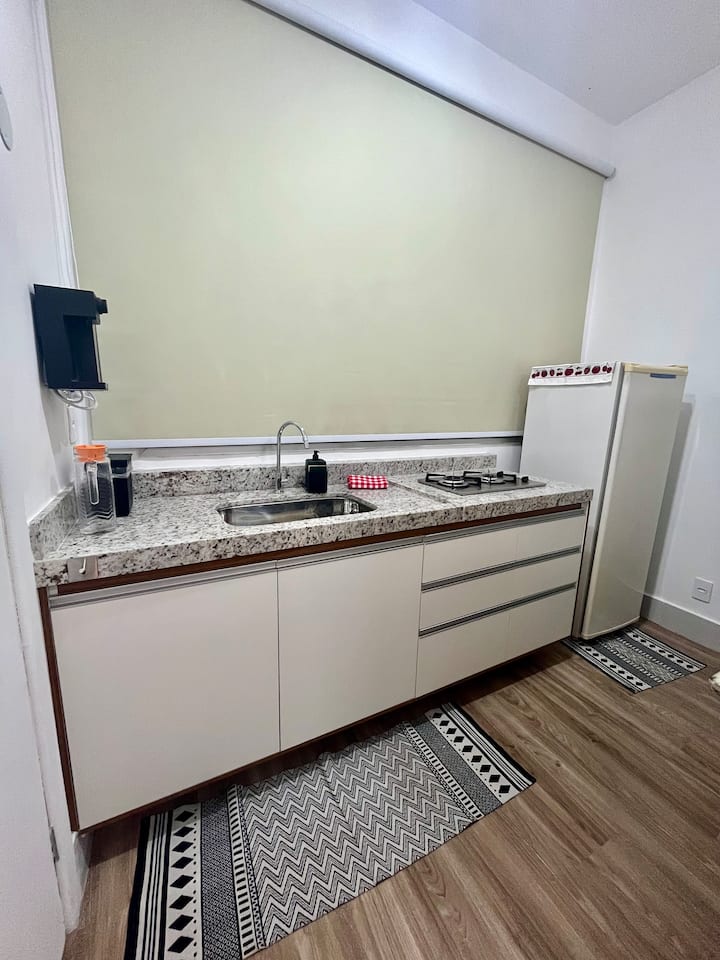 107. Prático E Bem Localizado - Vitoria
