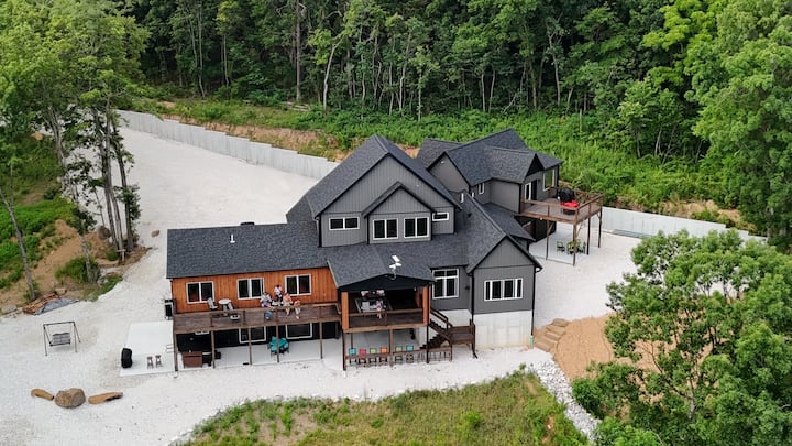 The Oslo + The Little Oslo Apt / 6 Kings/sleeps 27 - Jasper, AR