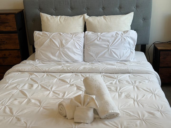 Modern Cozy 2bd 2bth Townhouse - Seattle, WA