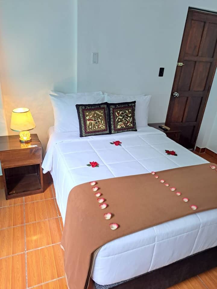 Quédate En Hostal Ortega's A 7 Minutos Caminando - Aguas Calientes