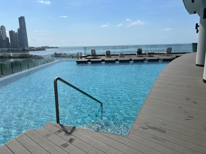 Ocean Front Luxury Condo | King Bed - Ciudad de Panamá