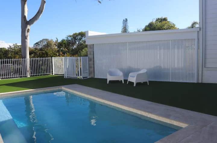 Surf Mist Beautiful Noosa Heads Family Home - 努沙