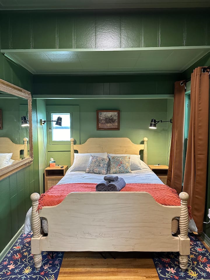 Upper Yellowstone Suite - Livingston, MT