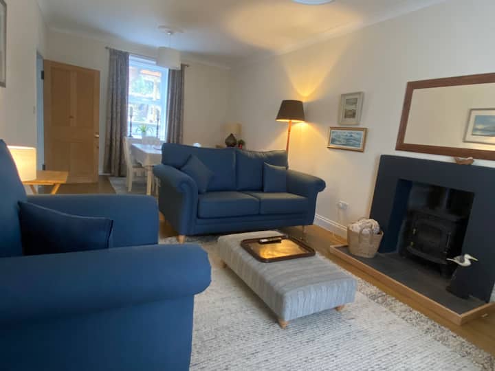 Charming 3 Bedroom Home In Moffat. - Moffat