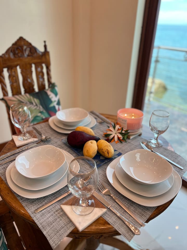 Spacious Oceanfront Studio In Lila, Bohol - Bilar