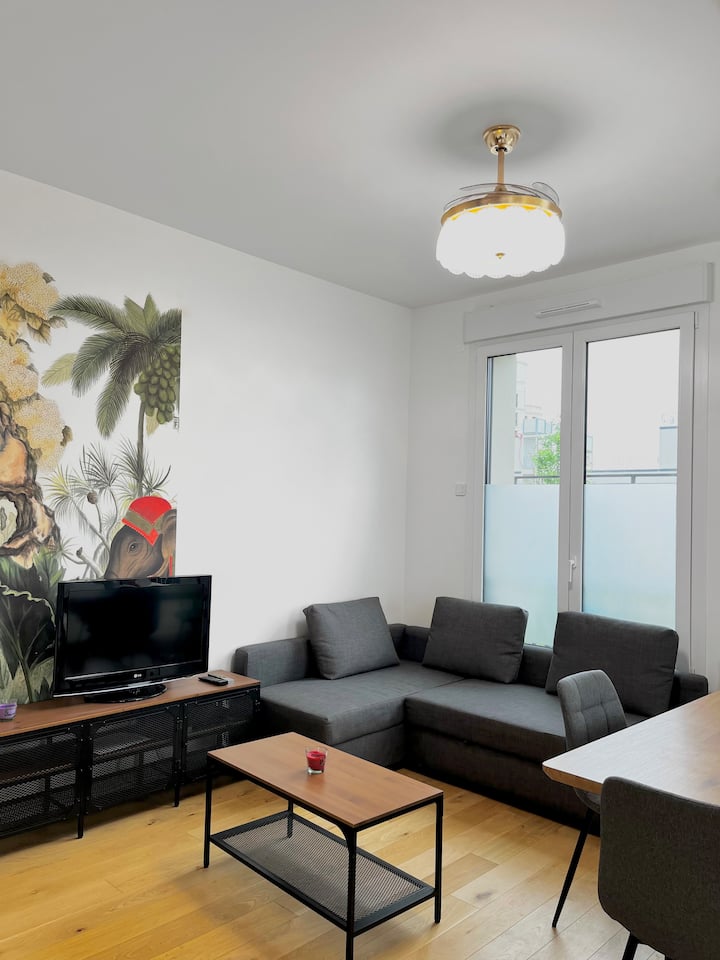 T2 Design Aux Docks · 4 Pers Terrace Metro 14&13 - Montmorency