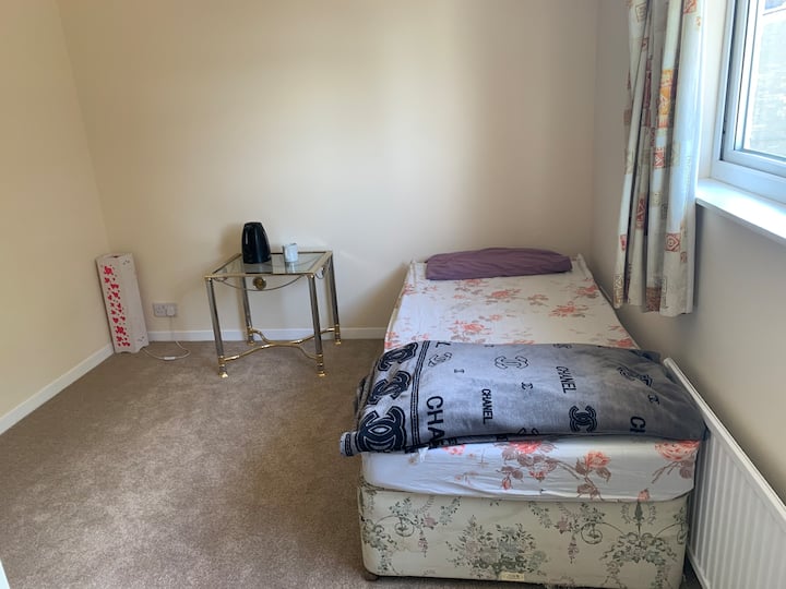 Nice Spacious Single Room - Stevenage