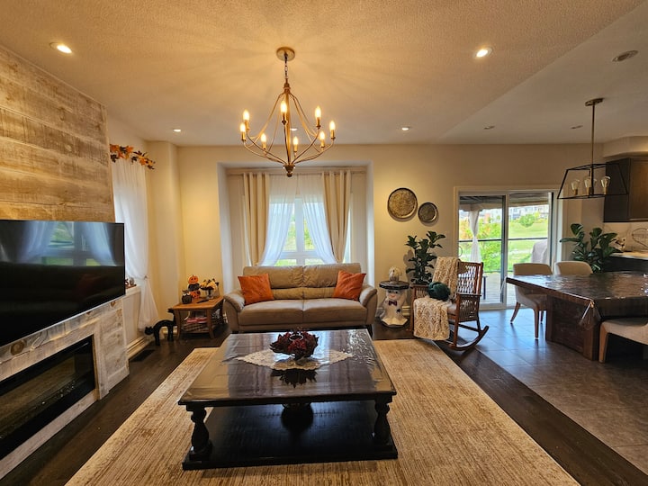 Urban Oasis Guest House - Bradford, ON, Canada