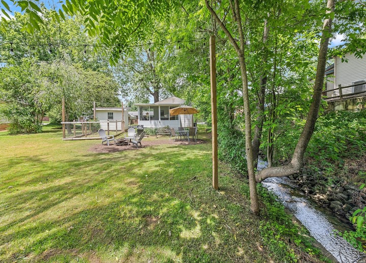 Creekside Bungalow-charming, Close To Downtown! - Waynesville, NC