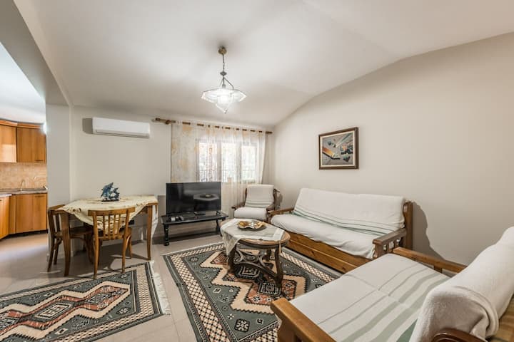 Holiday Apartament Near Center - Durres