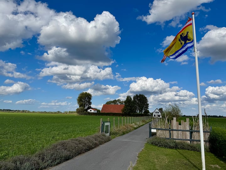 ‘Cool’huisje, Te Midden Van De Akkers. - Nieuwvliet