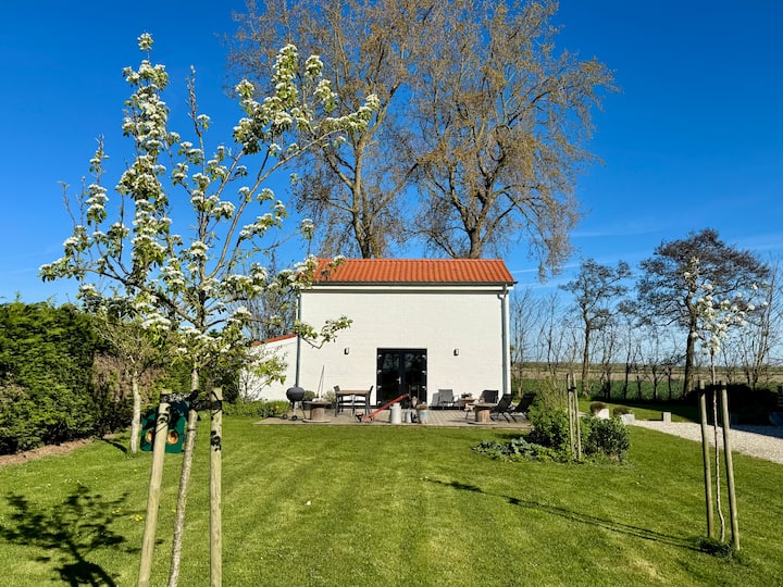 ‘Cool’huisje, Te Midden Van De Akkers. - Cadzand