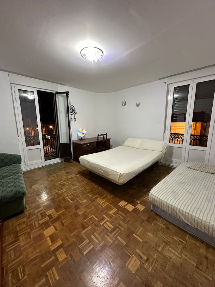 Big Room In The Center For San F - Pamplona