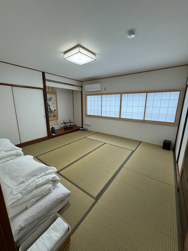 京都西本願寺近くの伝統と現代が融合する一戸建て民宿 - Kyoto