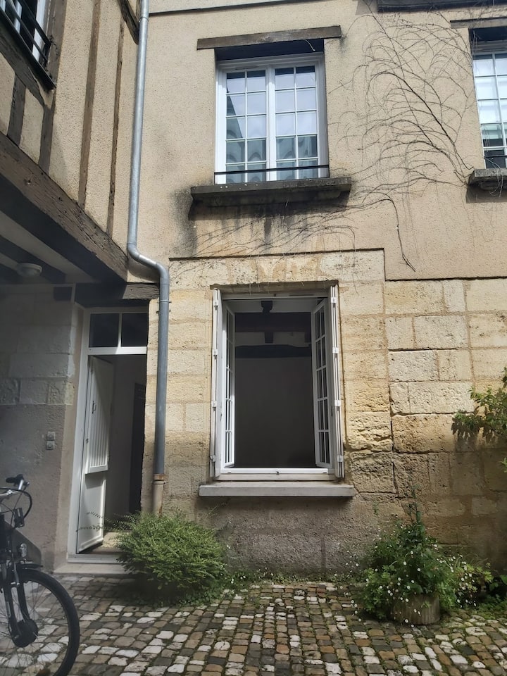Appartement Sur Cour - Quartier Cathédrale/opéra - Rochecorbon