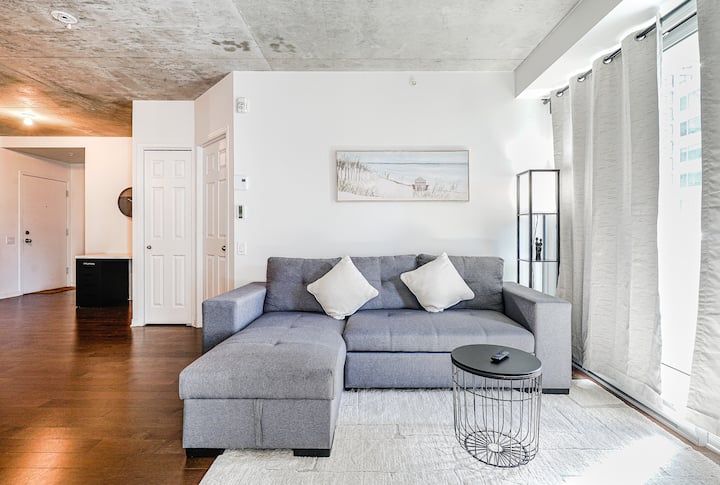 Modern 2-br Apt Near Guy-concordia & Bell Centre - Montreal