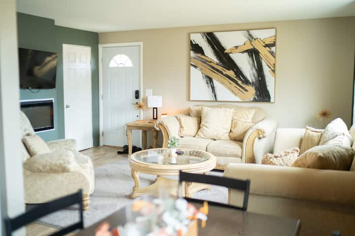 Charming 2br For 6 West End Duplex - Billings, MT