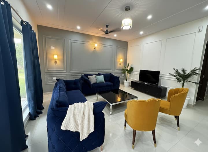 Vag Stay: Modern Comfort With Garden Bliss - Noida