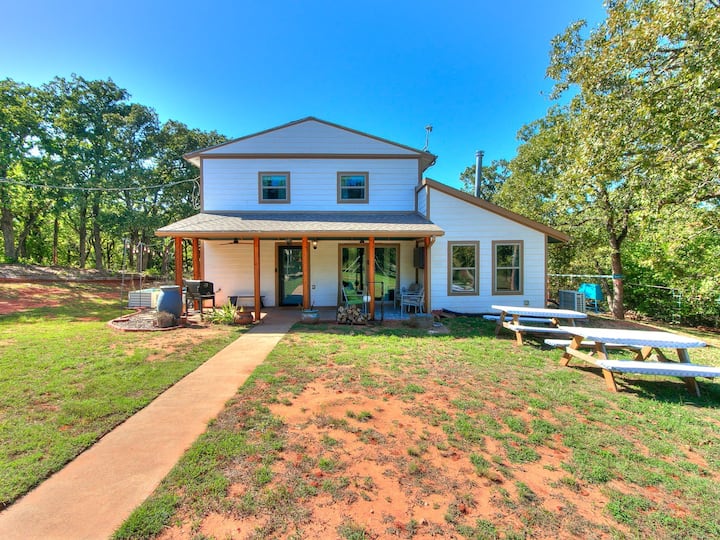Thunderbird’s Meadow Cottage With Ev Charger - Lake Thunderbird, OK