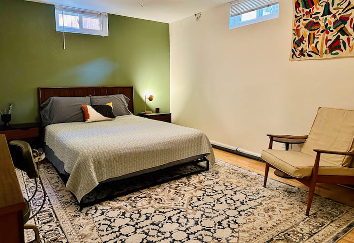 Lavender Aspen Private Suite & Hot Tub - Denver