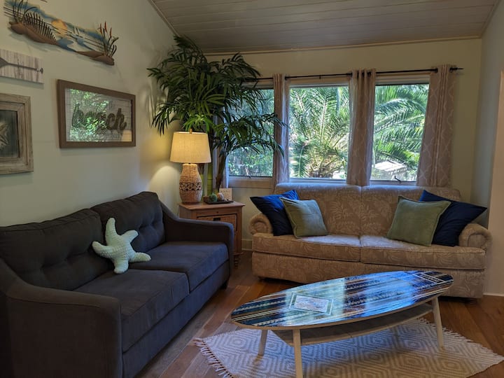 Pet Friendly Oak Grove Cottage By The Green - Sea Island, GA