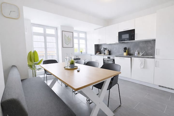 Larooms - Cs01 - 7 Single Beds, 2 Parking Space - Leuna