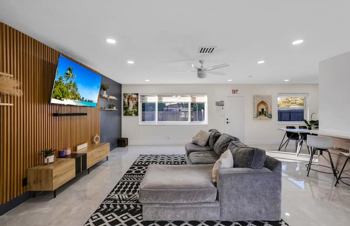 Modern Hollywood Oasis - Hollywood, FL