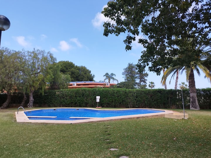 Apartamento Con Piscina
 Parejas - Denia
