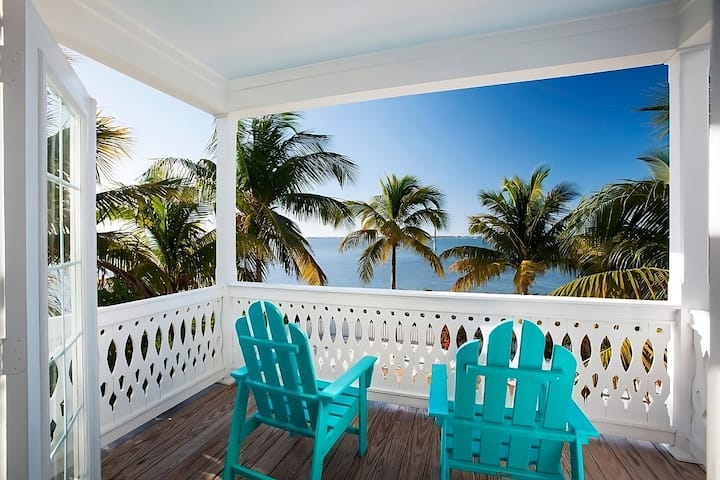 Florida Getaway! 2 Garden View Units! Parking! - Key West, FL
