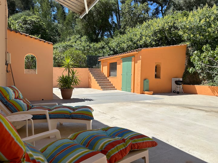 Ollioules, Au Coeur De La Pinède, Proche De La Mer - Ollioules