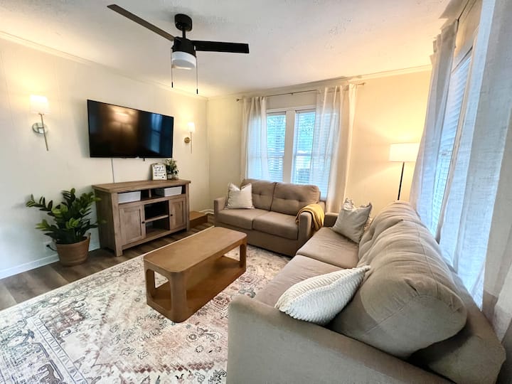 Quaint Cottage: Pet Friendly In Downtown Bremen,ga - 브레먼