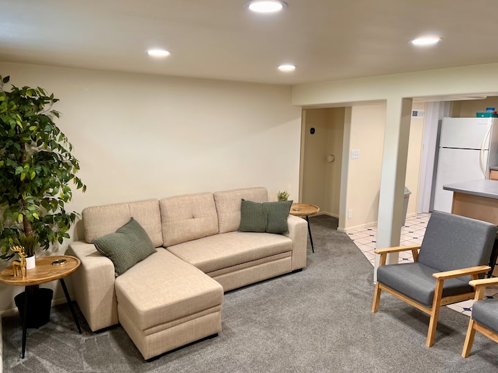 Conveniently Located Basement - West Valley City, UT