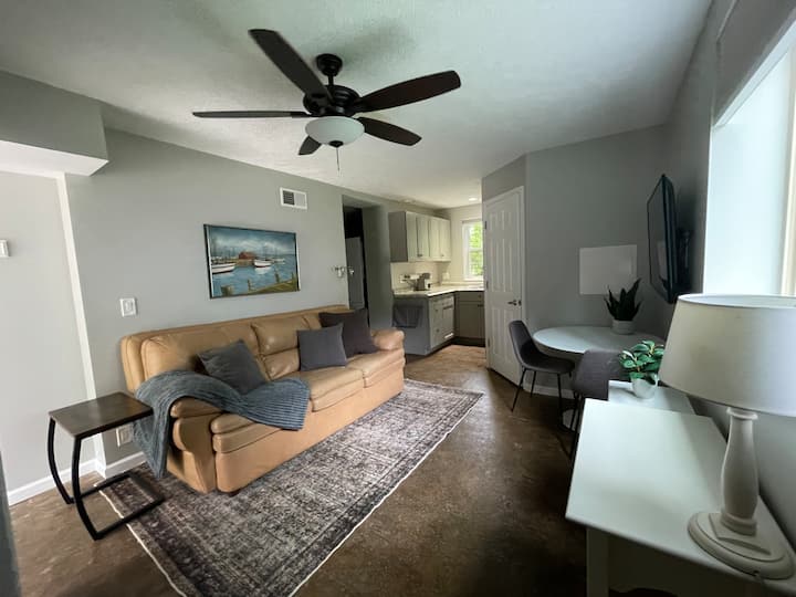 Secluded 1 Br Guest House - Mansfield, OH
