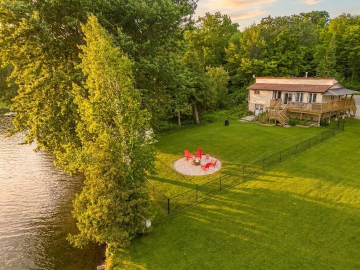 Lakefront Cottage | Firepit | Views | Patio | Bbq - Kawartha Lakes