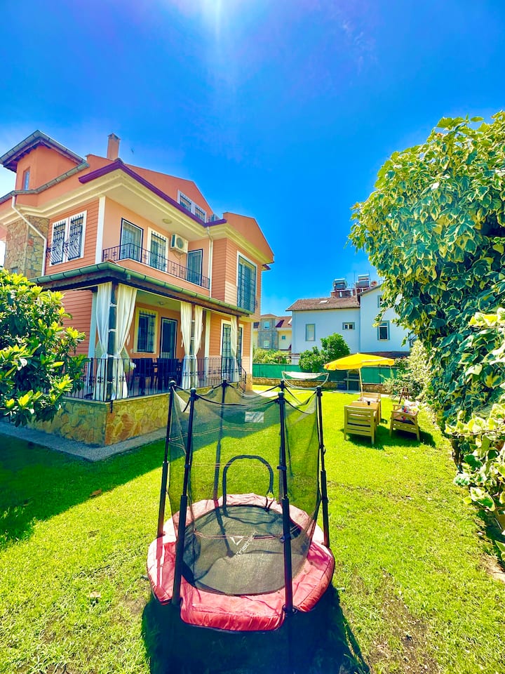 Müstakil Bahçeli 4+1 Triplex
(Villa Seda Fethiye) - Fethiye