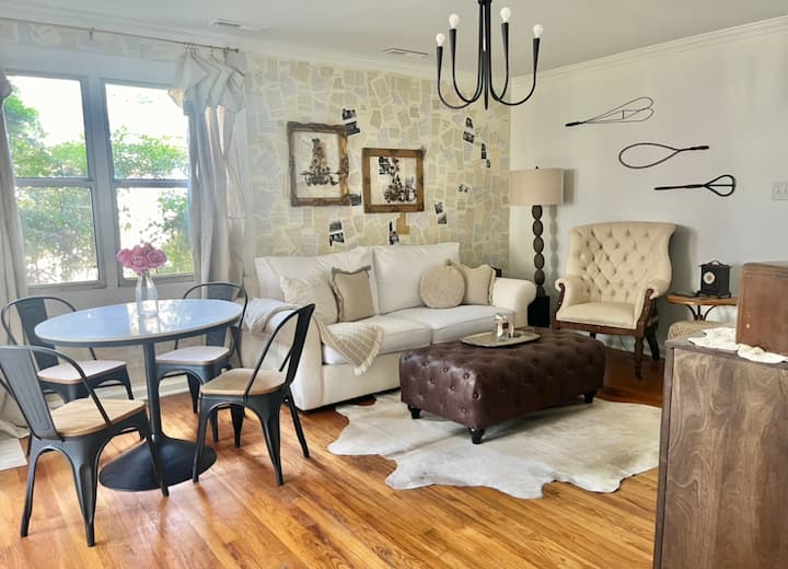 Cottage Charmer-2 Kings/walk To Restaurants/pets - Raleigh, NC