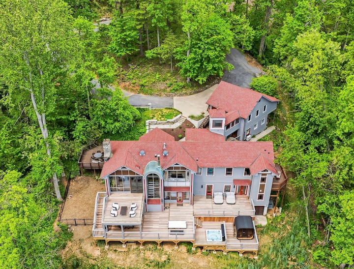 Iconic Luxe Avl Retreat: Views|hottub|sauna|cinema - Asheville, NC