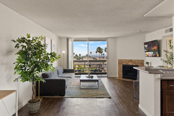 Sunset Blvd Hollywood | Panoramic Skyline Views! - Fairfax - Los Angeles