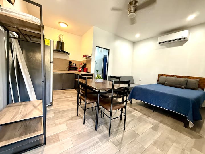 Estudio|consulado 8 Mins|oxxo 50 Metros - Laredo, TX