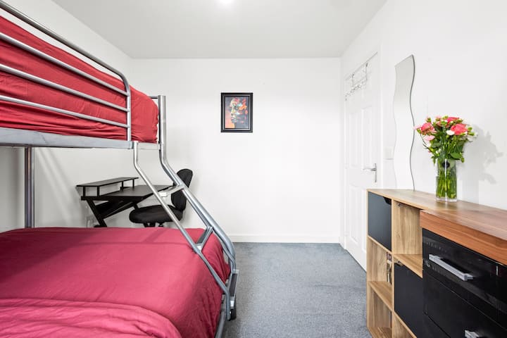 Room For Family Or Individuals - Coventry