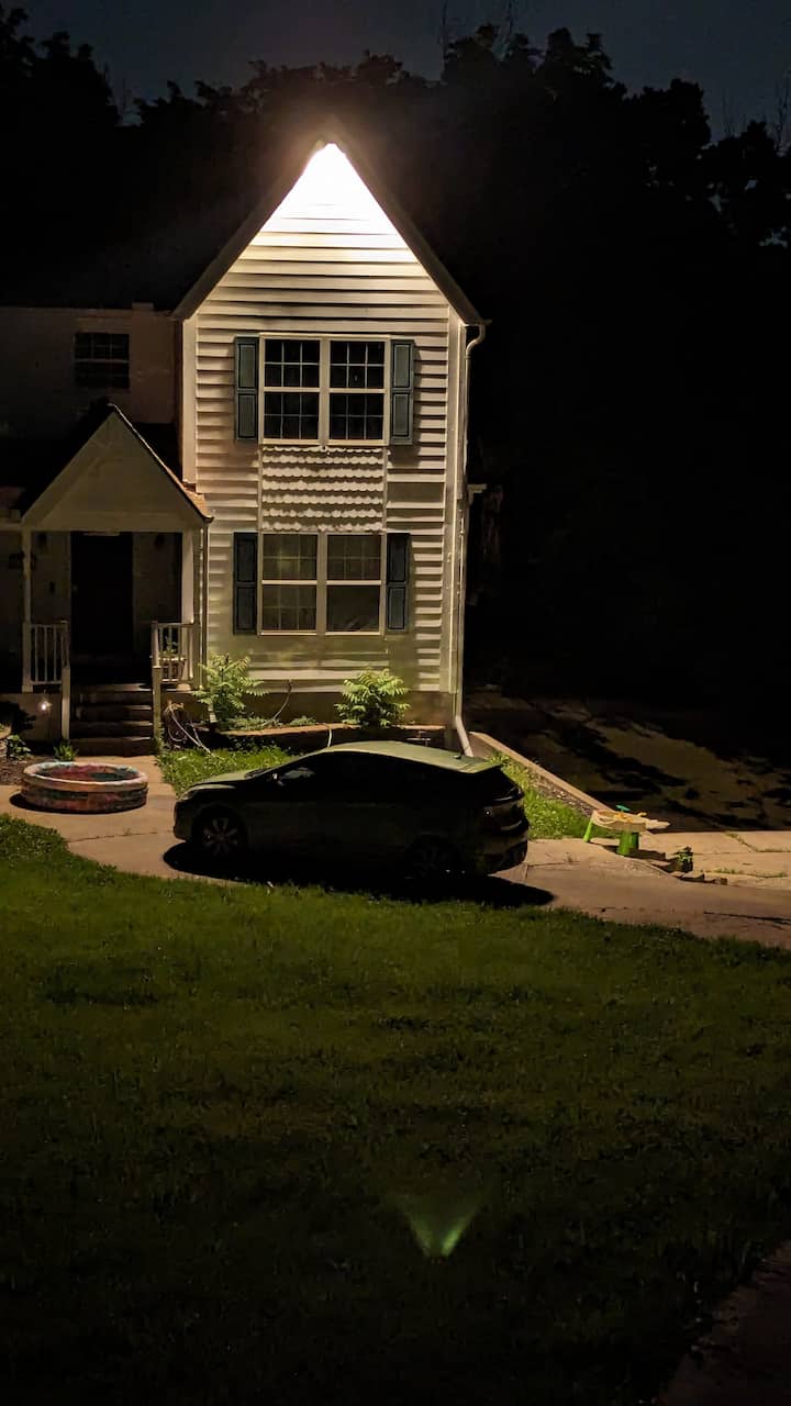 Wooded And Private Home - Kansas City, KS