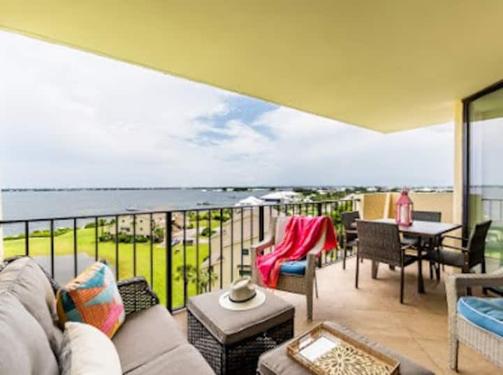 Waterfront Cottage Condo - Pensacola Beach