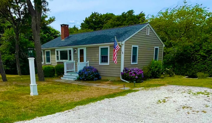 Cute Cottage - Walking Distance To Ridgevale Beach - Chatham, MA