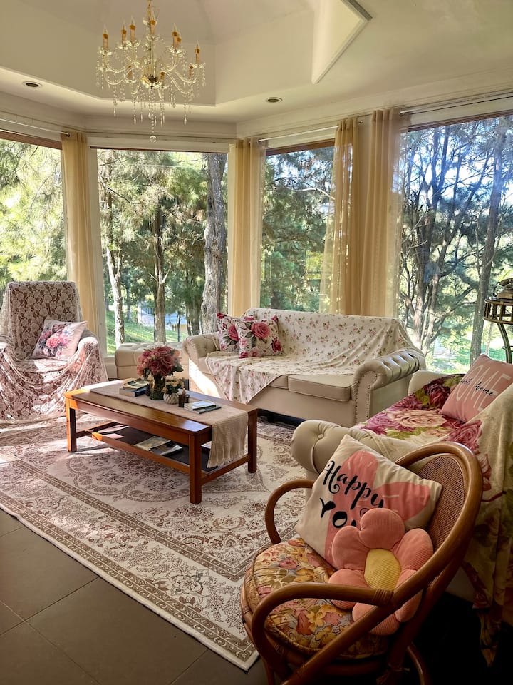 Crosswinds Tagaytay Love Cottage House - Tagaytay